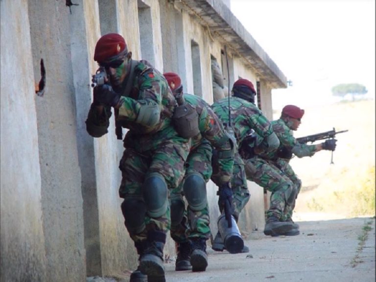 Os Comandos: a elite do exército português - BrasileirasPeloMundo.com